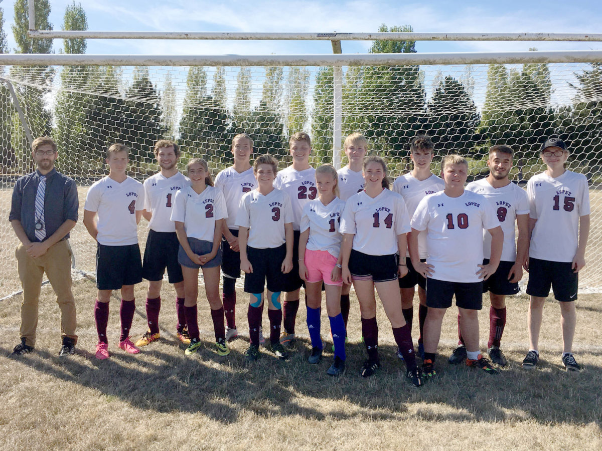 Lobos soccer’s goal to win big | Islands' Weekly